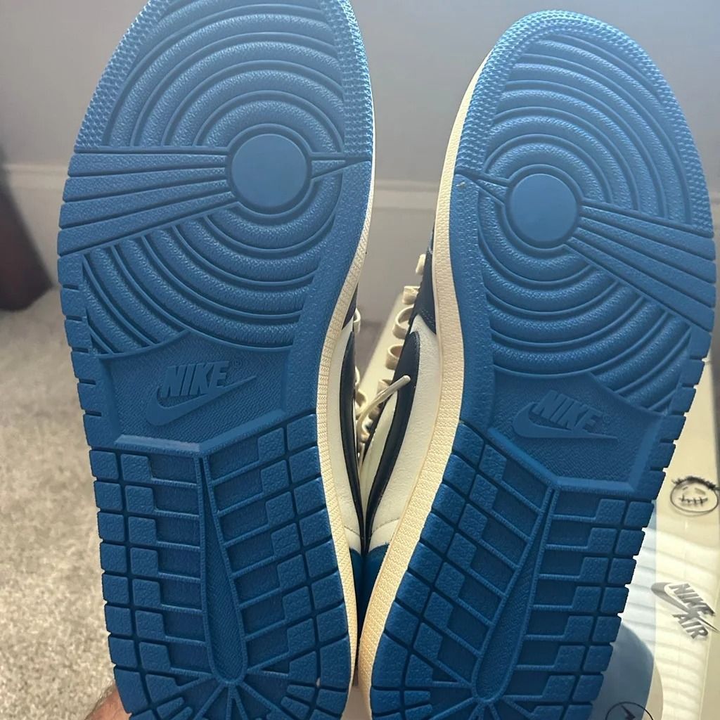 Travis Scott Jordan 1 low 'Fragment', Men's Fashion, Footwear, Sneakers ...