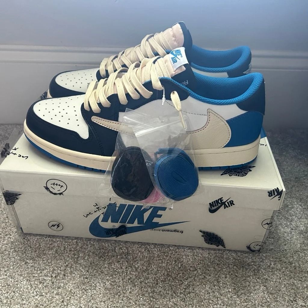 Travis Scott Jordan 1 low 'Fragment', Men's Fashion, Footwear, Sneakers ...