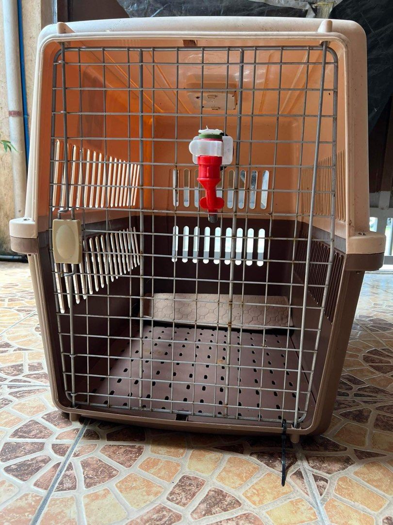 Vari kennel Giant, Pet Supplies, Homes & Other Pet Accessories on Carousell