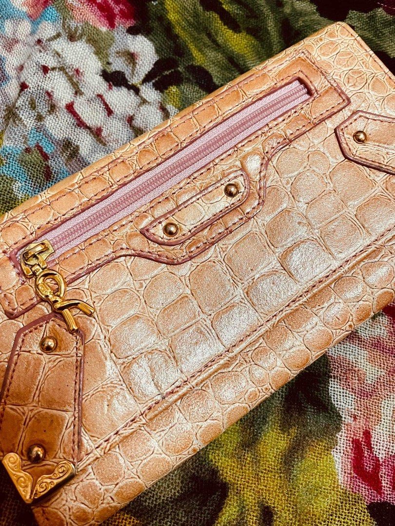 WALLET CROCS TRIFOLD, Women's Fashion, Bags & Wallets, Wallets & Card ...