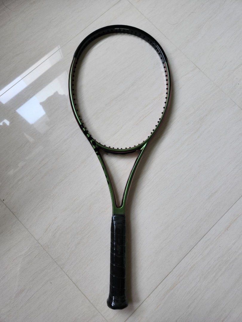 Wilson Blade Pro Stock 18x19 L3, Sports Equipment, Sports & Games ...