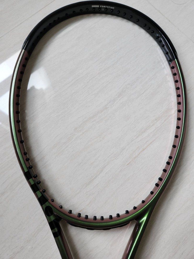 Wilson Blade Pro Stock 18x19 L3, Sports Equipment, Sports & Games ...