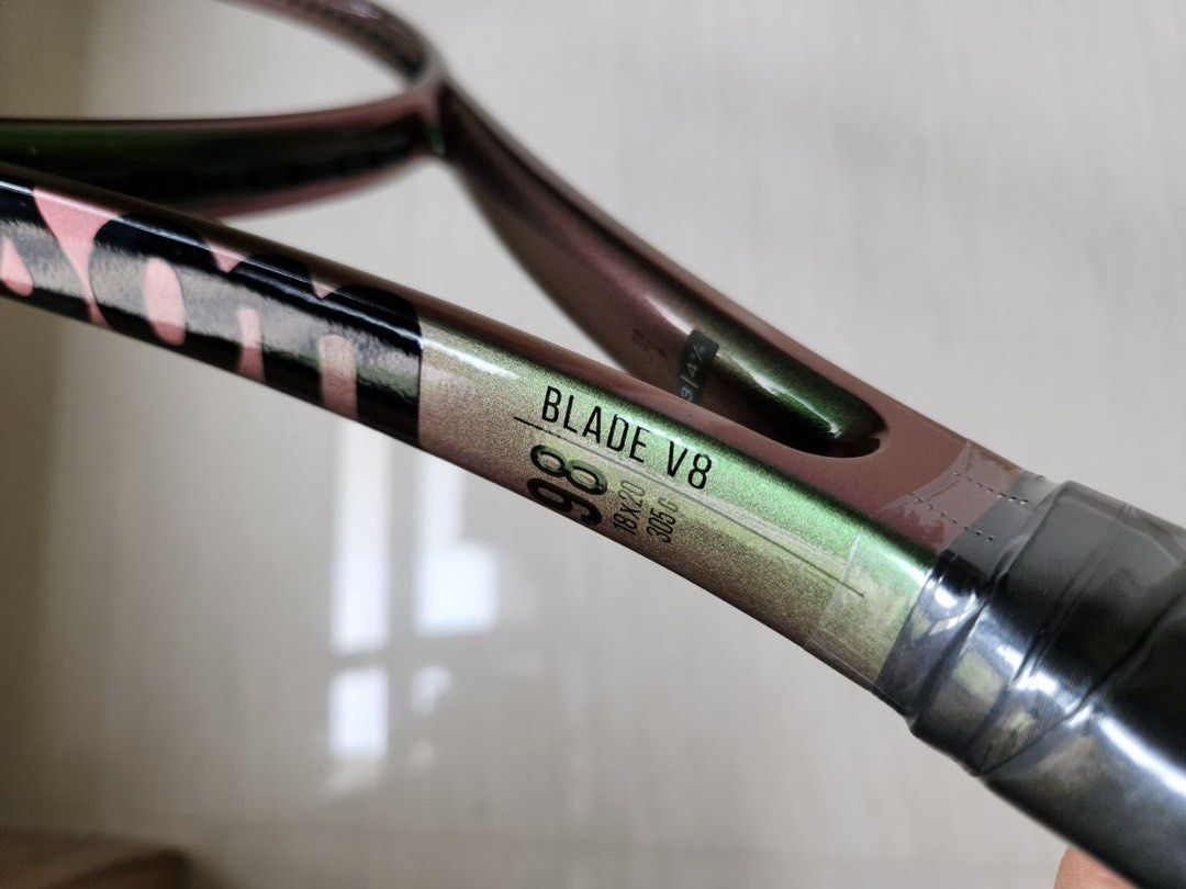 Wilson Blade Pro Stock 18x19 L3, Sports Equipment, Sports & Games ...