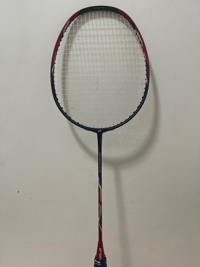 Yonex Nanoflare 700 Classic Red, Sports Equipment, Sports & Games ...