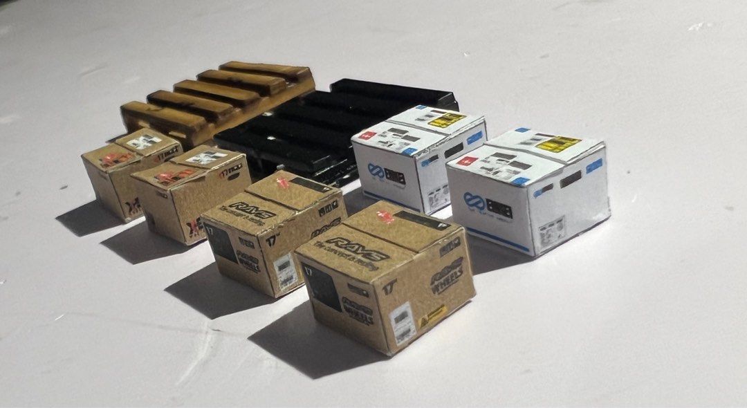 1/64 diorama display custom 6 boxes + 2 pallets Tomica Hotwheels ...