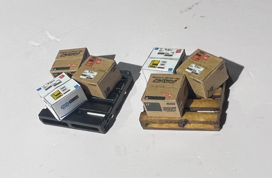 1/64 diorama display custom 6 boxes + 2 pallets Tomica Hotwheels ...