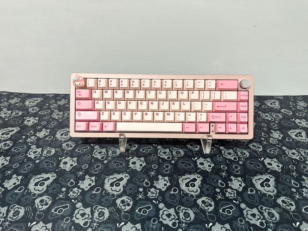 65% Custom full aluminium mechanical pink keyboard with a knob ...