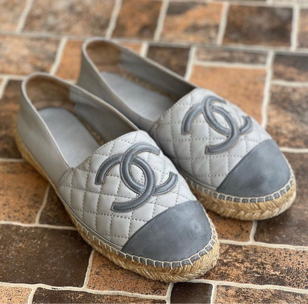 Authentic chanel shoes, Fesyen Wanita, Sepatu di Carousell