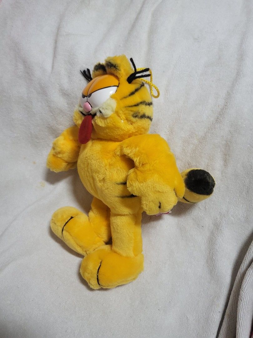 Authentic Vintage Playful / Cheeky Garfield Plush Soft Toy, Hobbies ...