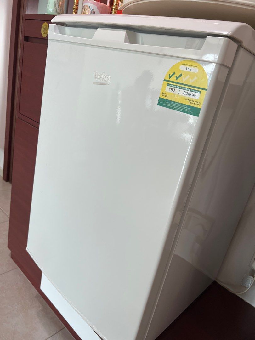 Beko Mini Fridge / Freezer 114L TSE1283, TV & Home Appliances, Kitchen ...