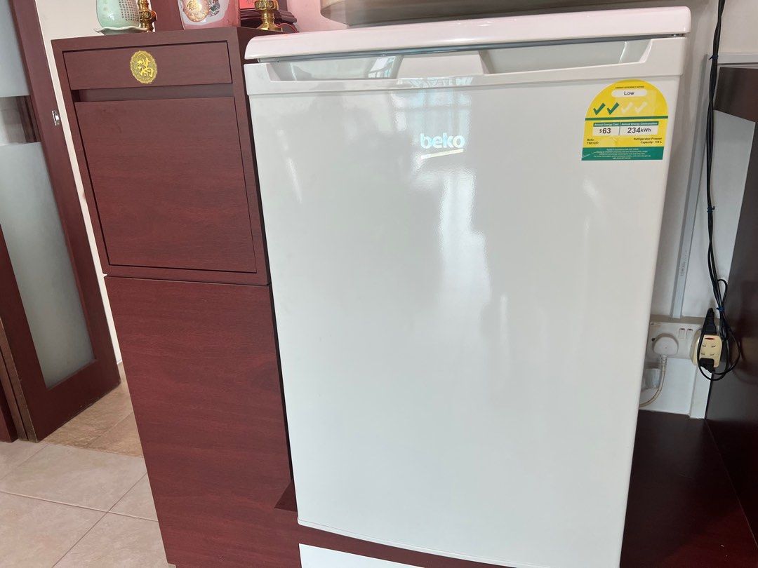 Beko Mini Fridge / Freezer 114L TSE1283, TV & Home Appliances, Kitchen ...