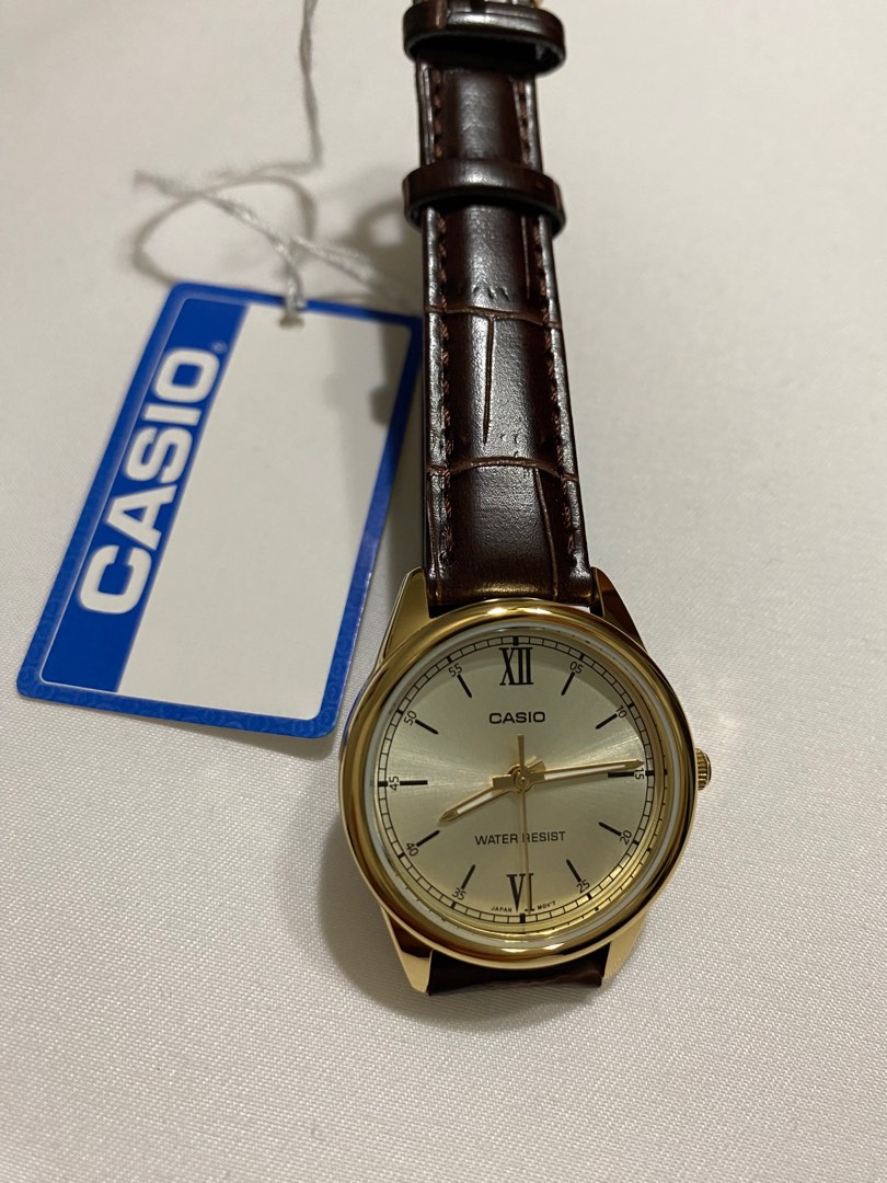 Casio leather strap watch, Women's Fashion, Watches & Accessories ...