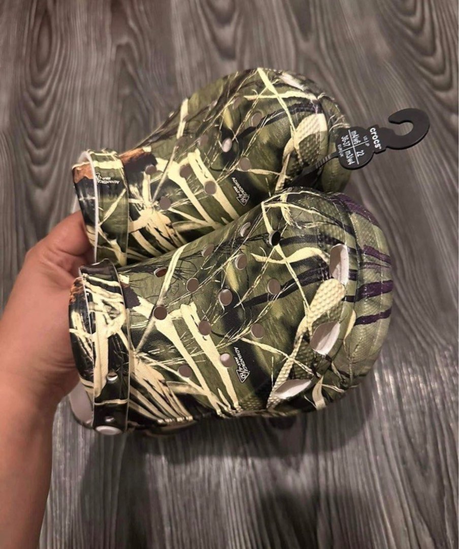 Crocs Realtree Bae Clog, Women's Fashion, Footwear, Wedges on Carousell