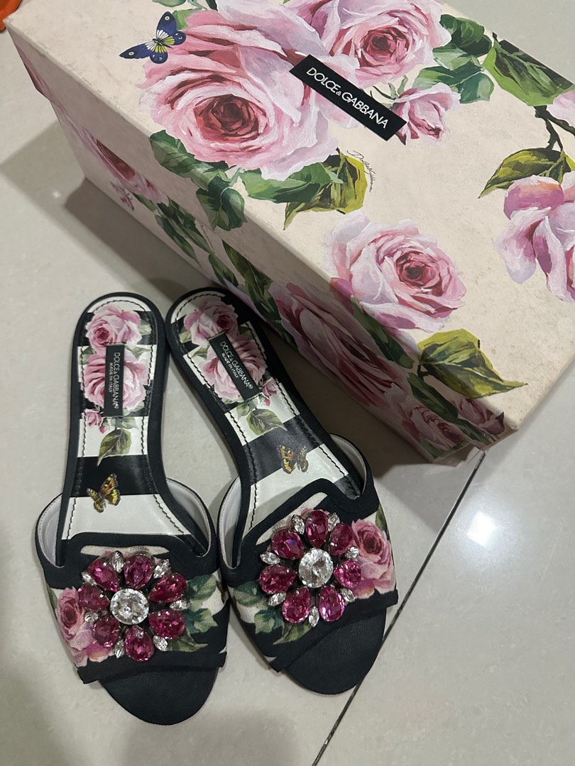 Dolce & Gabbana Bianca Slides, Luxury, Sneakers & Footwear on Carousell