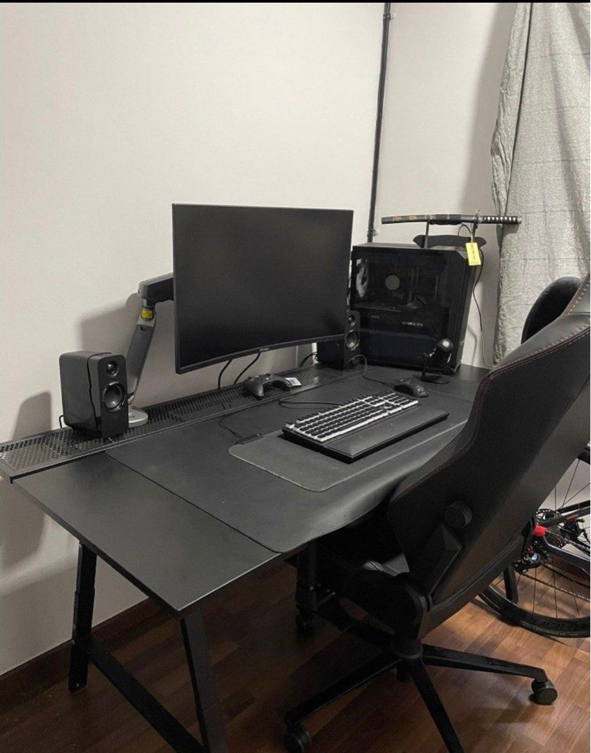 Dreamcore Gaming PC [include Secret Lab chair and Table!!] see ...