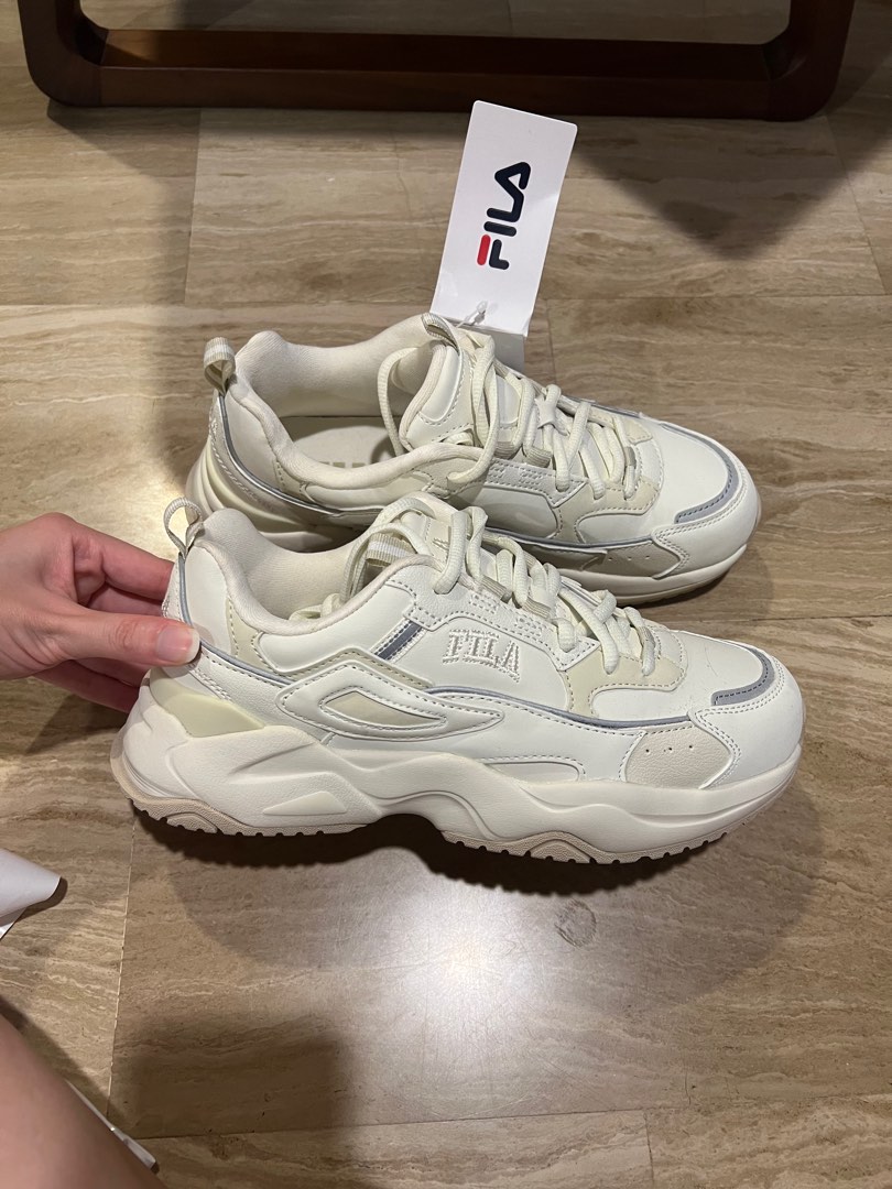 Fila RAYFLIDE 926, Women's Fashion, Footwear, Sneakers on Carousell