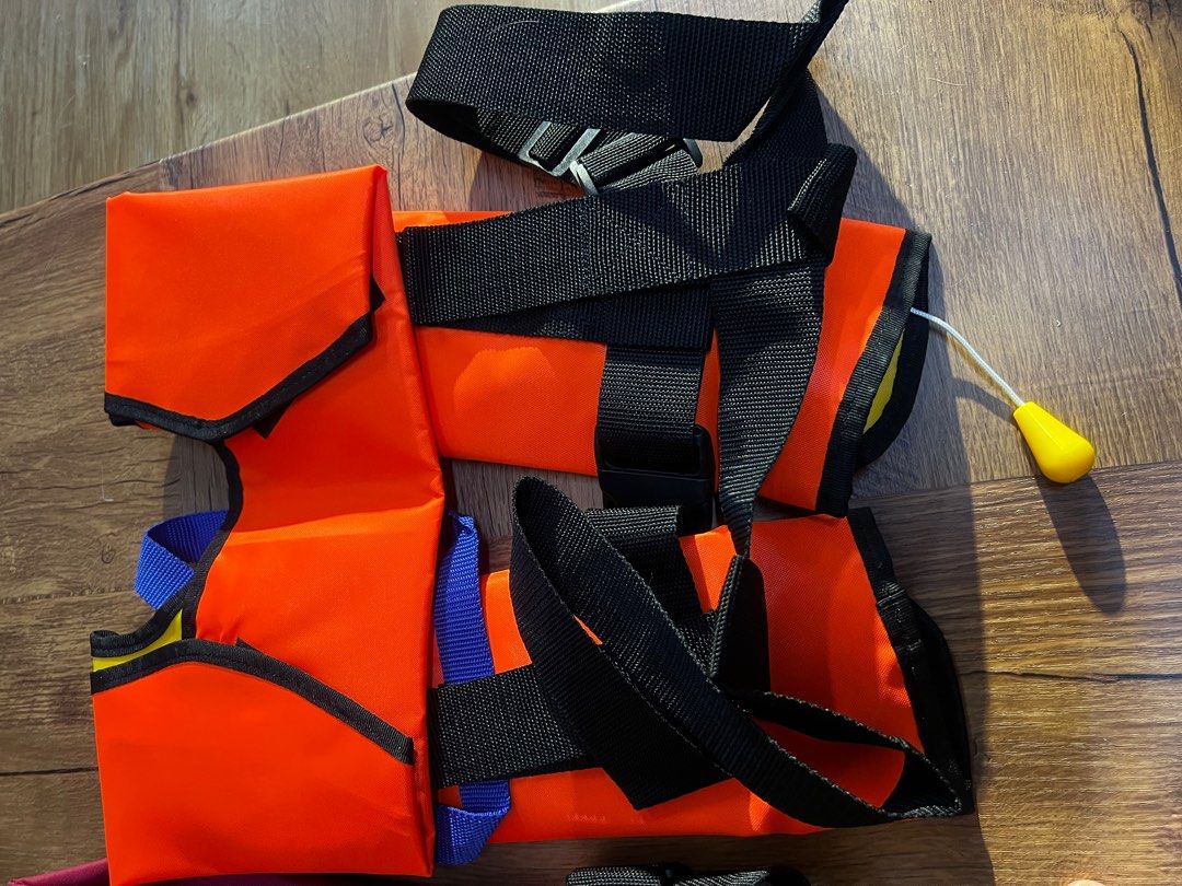 Gas Inflatable Life Jacket (Automatic) 100n, Sports Equipment, Fishing ...