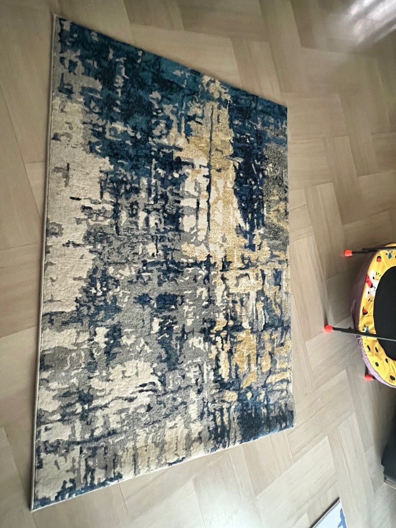 Hooga rug - beautiful, Furniture & Home Living, Home Decor, Carpets ...