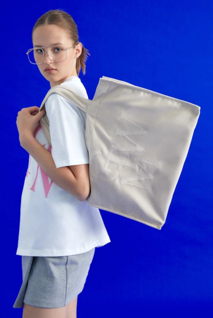 [IN TRANSIT] GTWM Logo Box Tote, Women's Fashion, Bags & Wallets, Tote ...