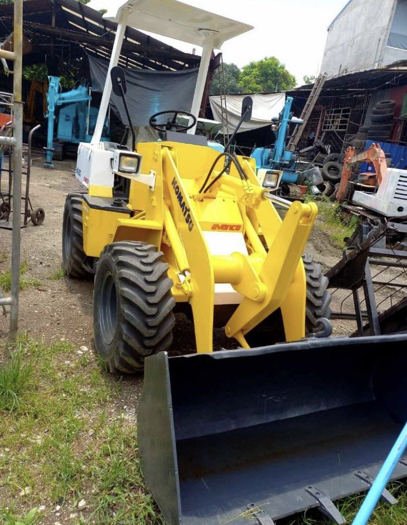Komatsu mini wheel Loader payloader, Special Vehicles, Heavy Vehicles ...