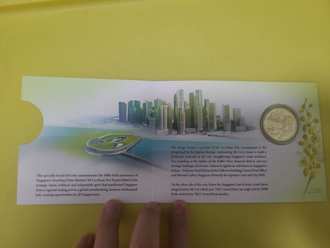 Lee kuan yew commemorative coin, Hobbies & Toys, Memorabilia ...