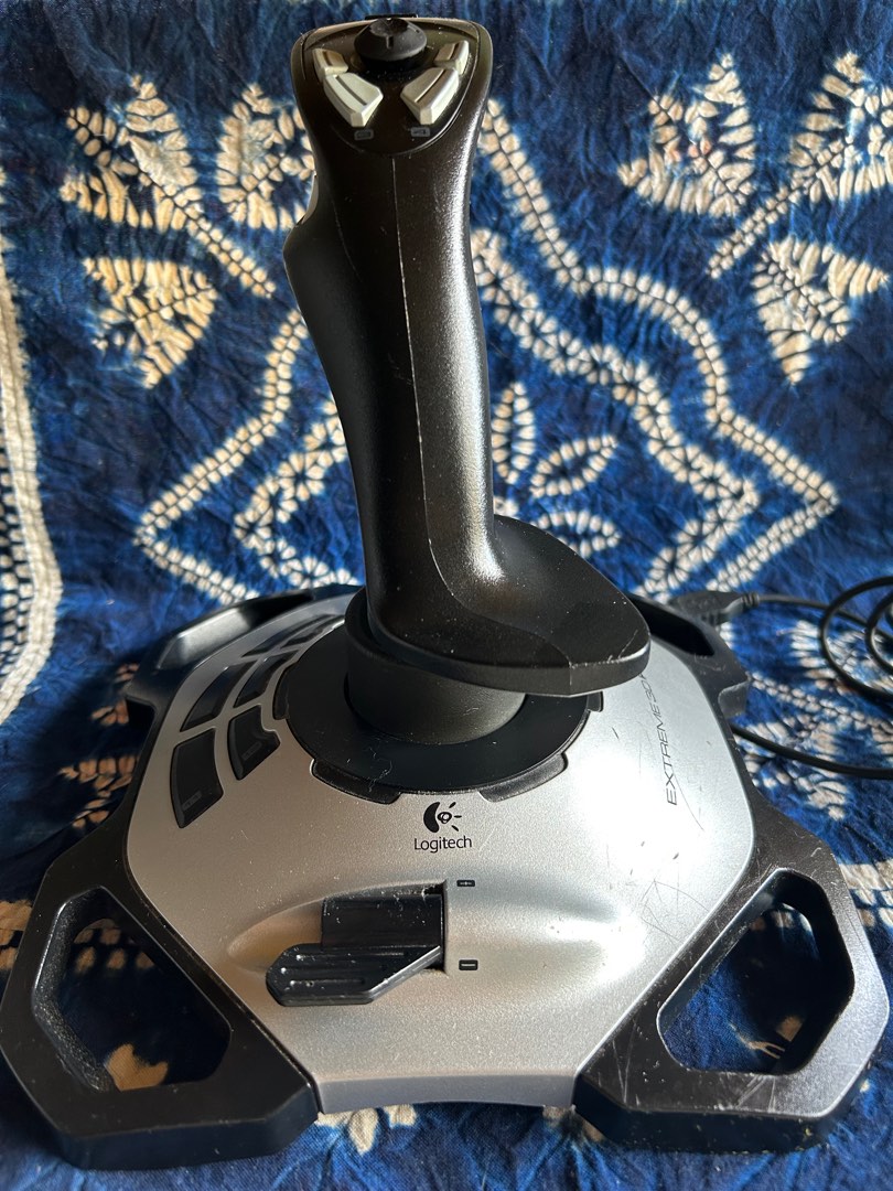 Logitech Extreme 3D Pro Joystick, 電子遊戲, 遊戲機配件, 手掣 - Carousell