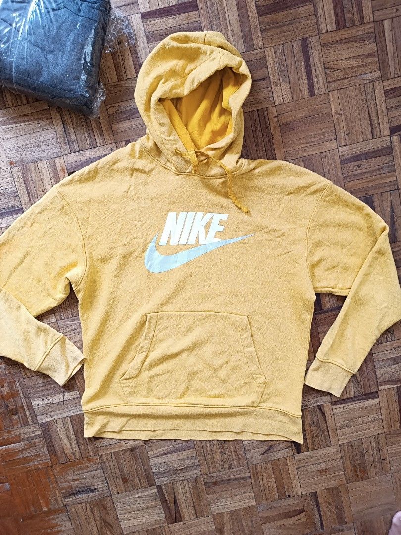 Nike mustard, Men's Fashion, Tops & Sets, Hoodies on Carousell