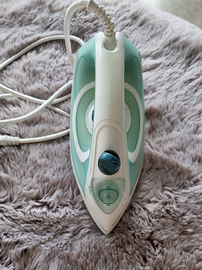 Philips iron 1900 series, TV & Home Appliances, Irons & Steamers on ...