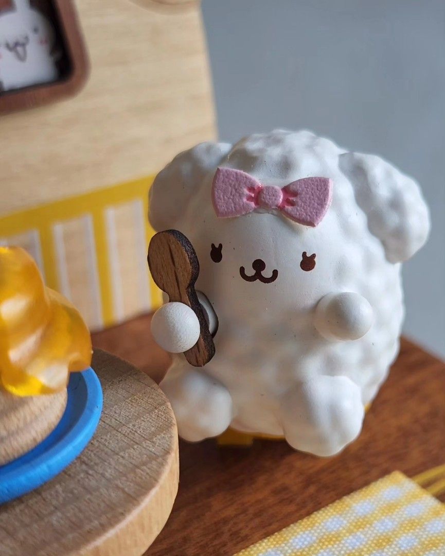 Pompompurin musical box, Hobbies & Toys, Toys & Games on Carousell
