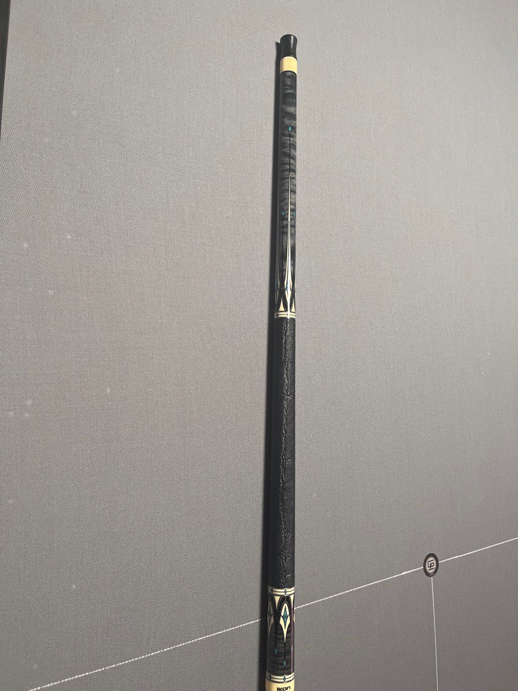 PREDATOR IKON 4-5 POOL CUE, Sports Equipment, Sports & Games, Billiards ...