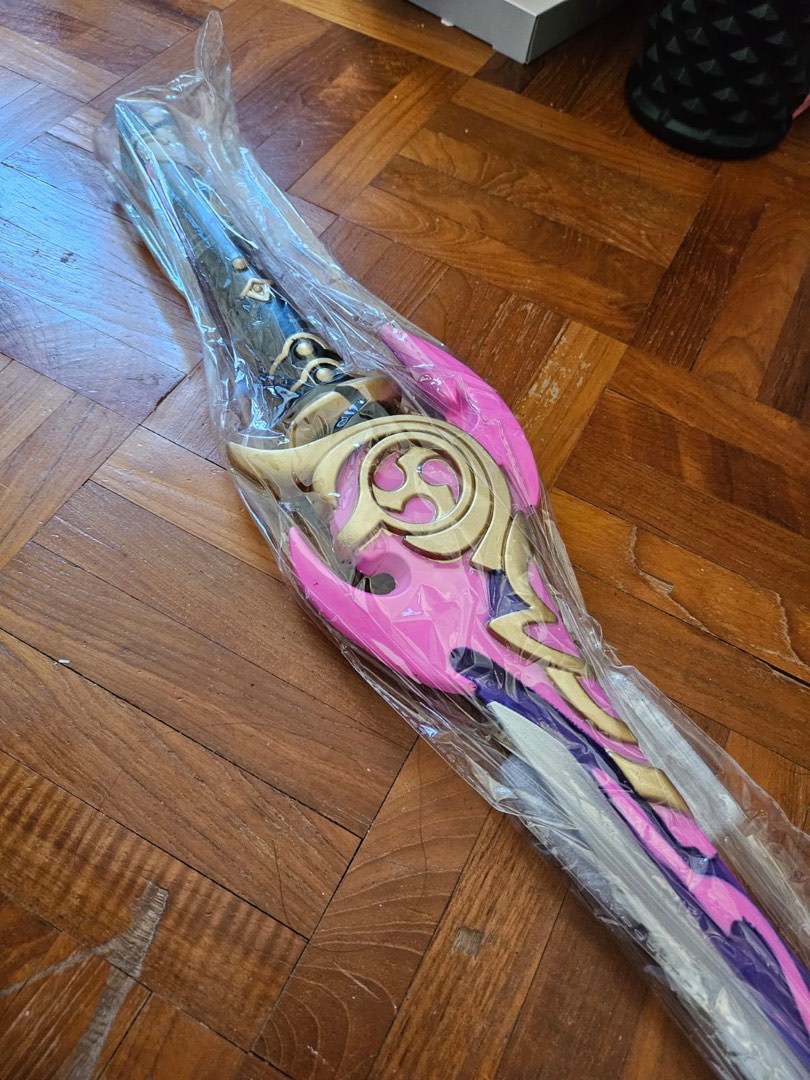 Raiden cosplay sword - mistsplitter reforge ( genshin impact), Hobbies ...