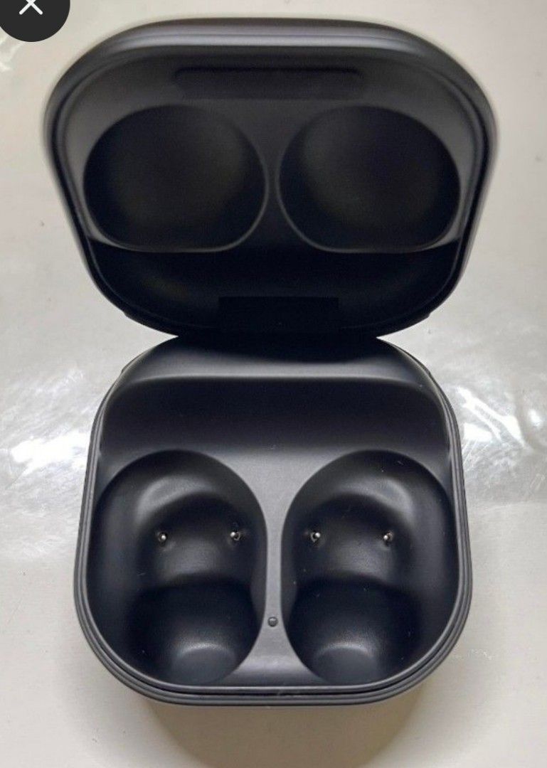 Samsung galaxy earbuds casing, Audio, Earphones on Carousell