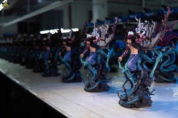 SBS Studio - Mihawk (One piece), Hobbies & Toys, Toys & Games on Carousell