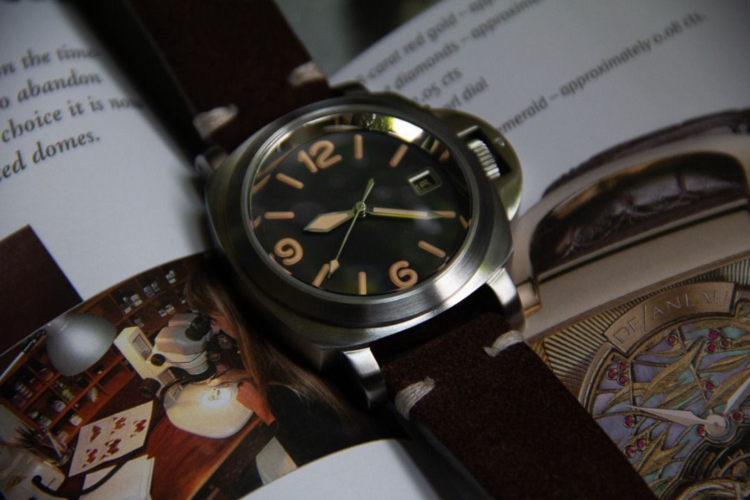 Seiko Mod Panerai Quaranta Mod 40mm, Luxury, Watches on Carousell