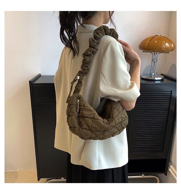 [SG Ready Stock] Popular Crossbody Puff Bag/ Sling Bag/ Adjustable Bag ...