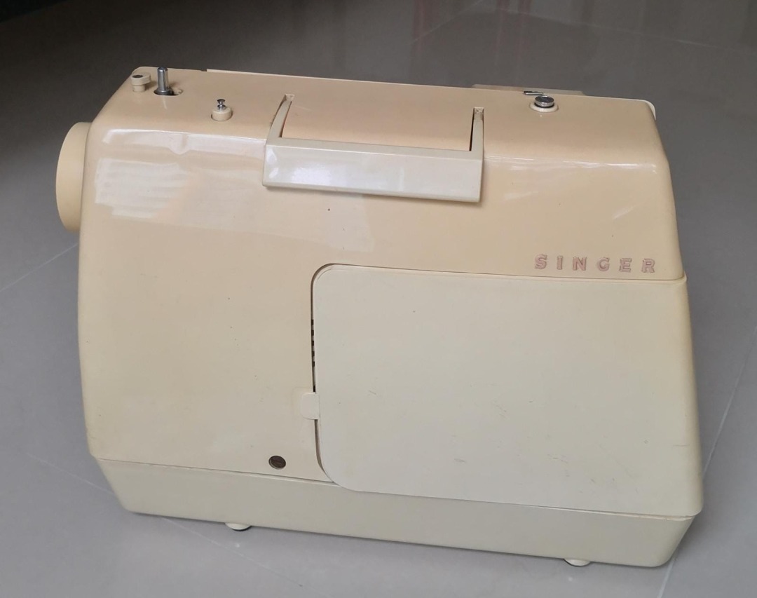 Small Electric Singer Sew Machine, Furniture & Home Living, Home ...