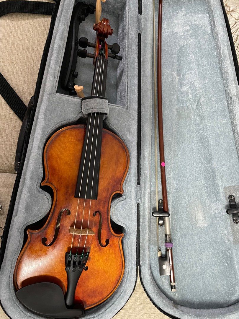 synwin 1/2 violin, Hobbies & Toys, Music & Media, Musical Instruments on Carousell