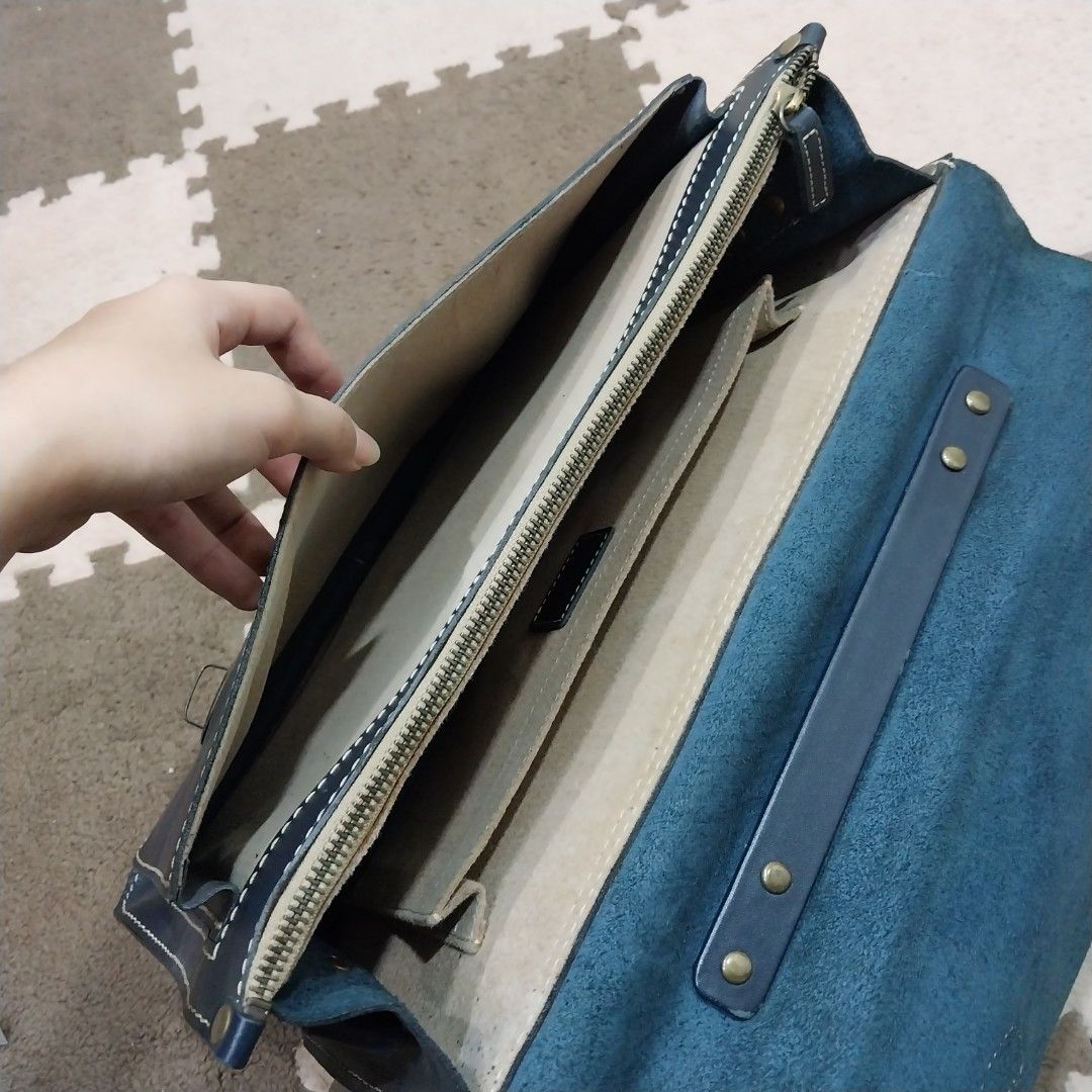 Tas Leather, Barang Mewah, Tas & Dompet di Carousell