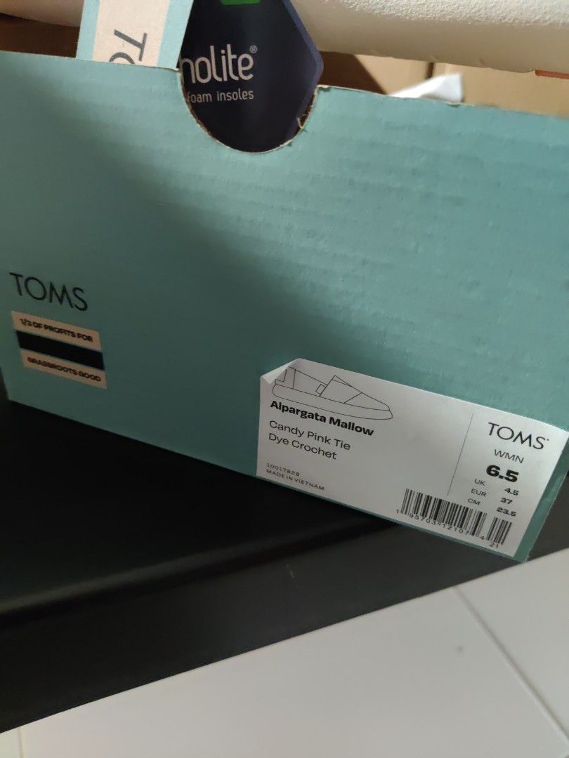 Toms shoe, Women's Fashion, Footwear, Sneakers on Carousell