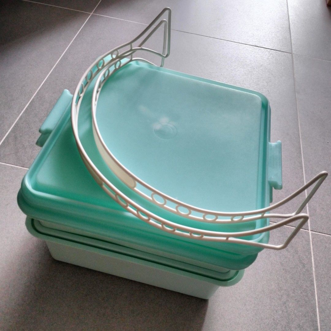 Tupperware cake box, Furniture & Home Living, Kitchenware & Tableware ...