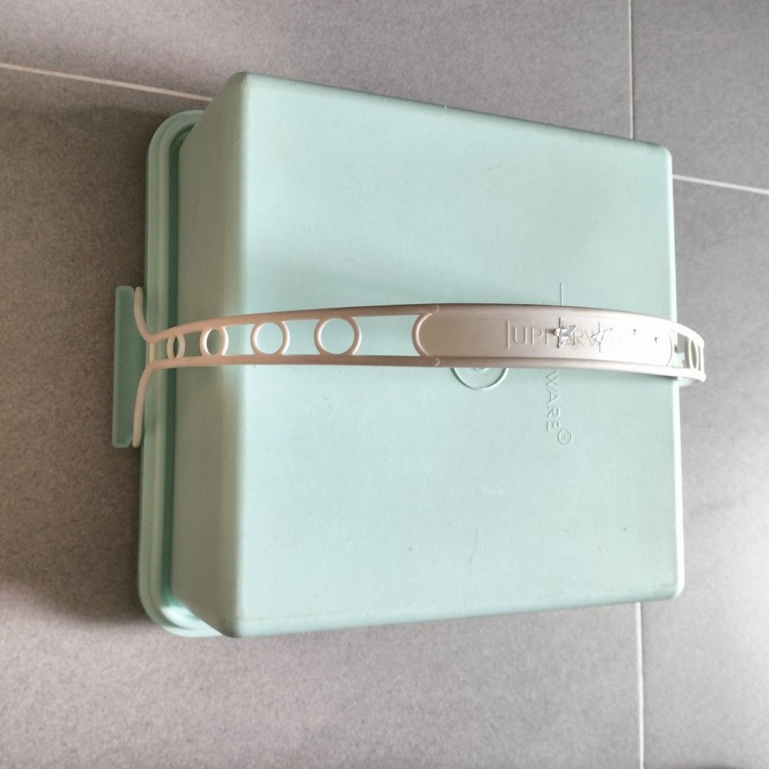 Tupperware cake box, Furniture & Home Living, Kitchenware & Tableware ...