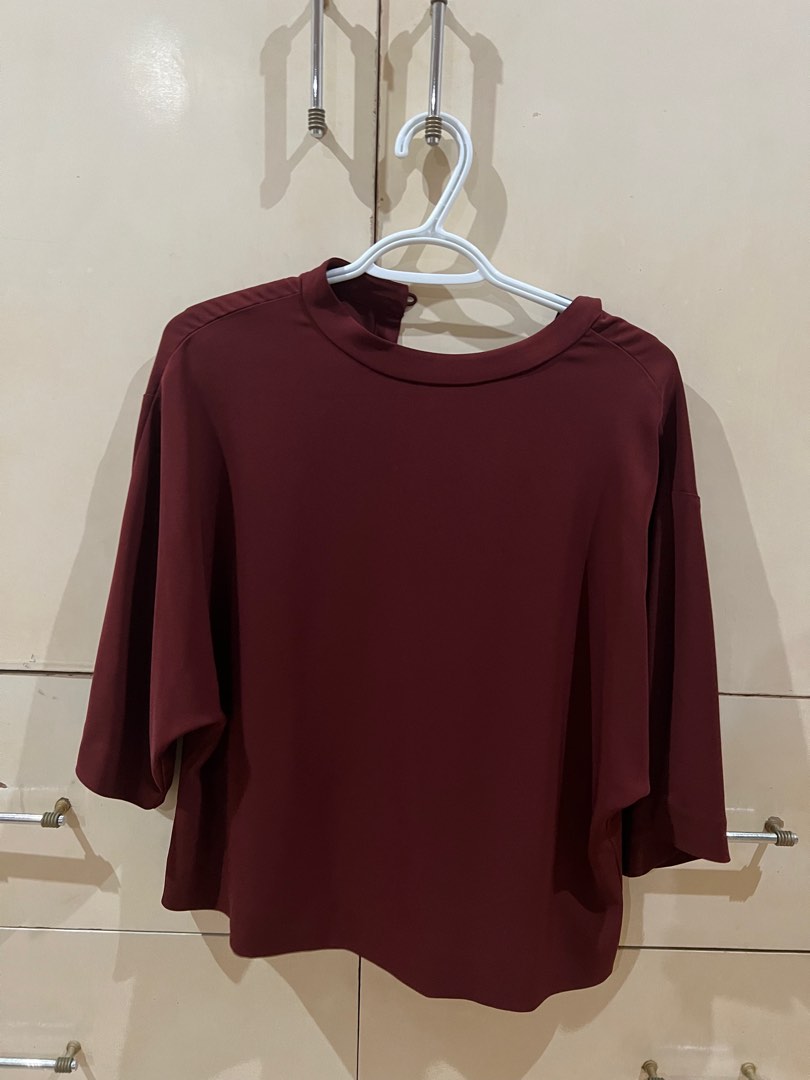 Uniqlo Red 3/4 Blouse - S, Women's Fashion, Tops, Blouses on Carousell