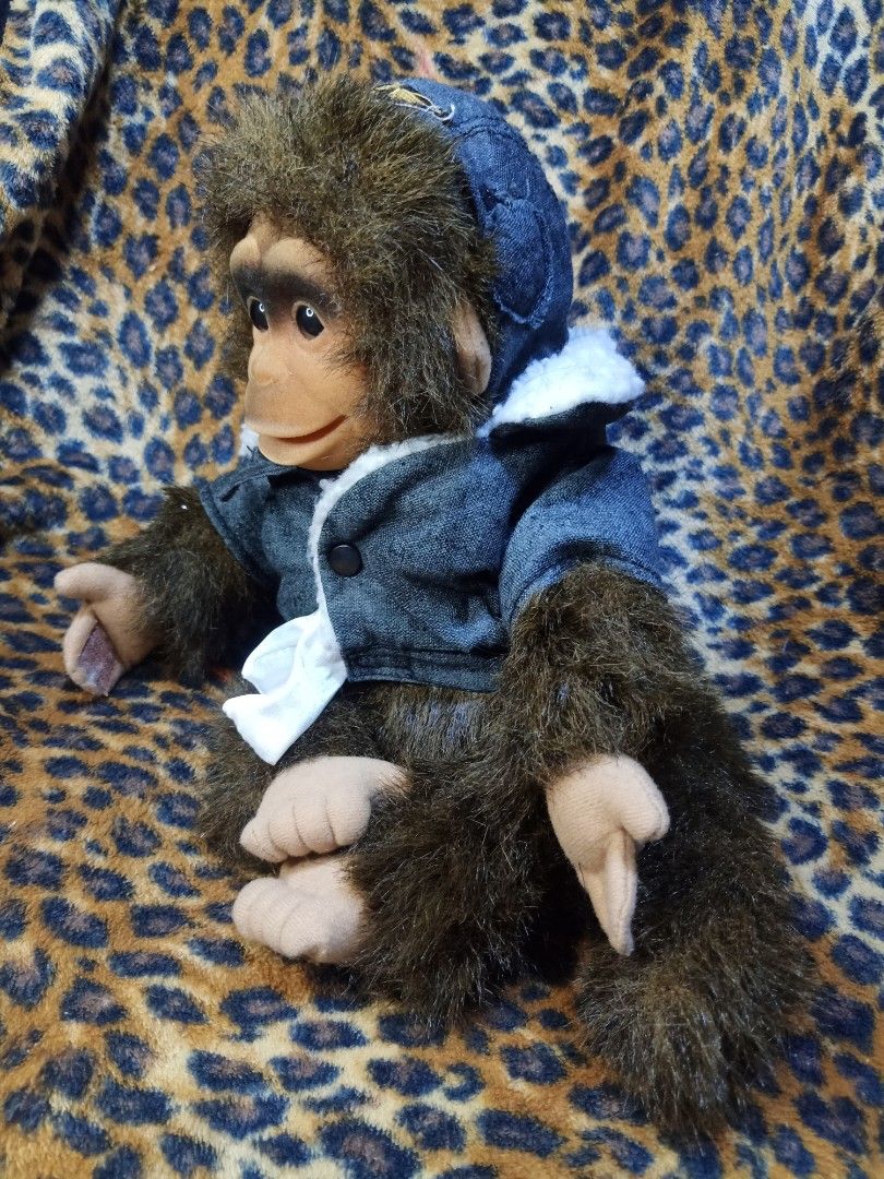 VINTAGE 1994 HOSUNG REALISTIC MONKEY HAND PUPPET IN AVIATOR / PILOT ...