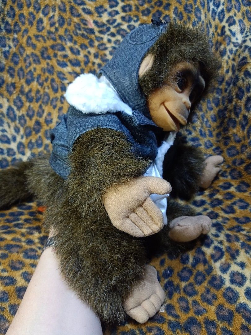 VINTAGE 1994 HOSUNG REALISTIC MONKEY HAND PUPPET IN AVIATOR / PILOT ...
