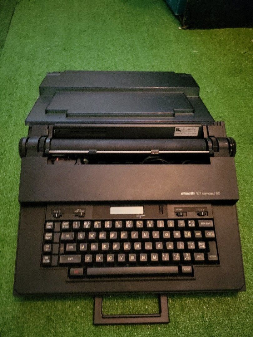 Vintage Typewriter - Olivetti ET Compact 60, Computers & Tech, Printers ...