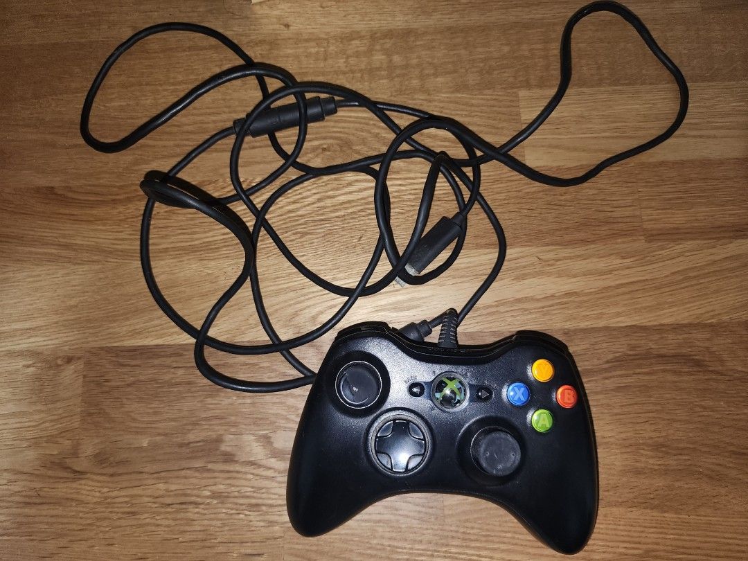 Xbox controller wired, Video Gaming, Video Game Consoles, Xbox on Carousell