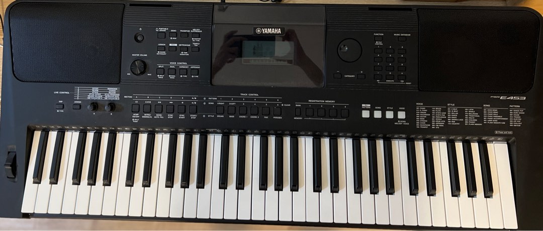 Yamaha PSR E453, Hobbies & Toys, Music & Media, Musical Instruments on ...