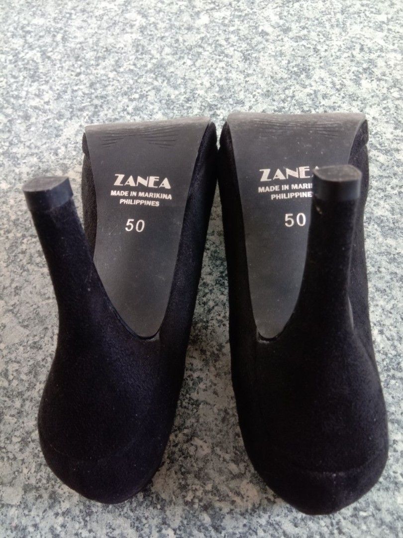 Zanea, Women's Fashion, Footwear, Flats & Sandals on Carousell