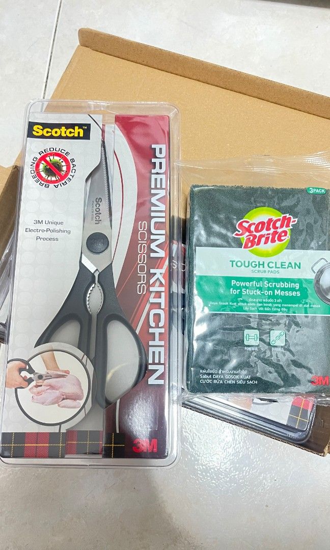 3M Scotch Premium Kitchen scissors, Furniture & Home Living, Kitchenware & Tableware, Knives ...