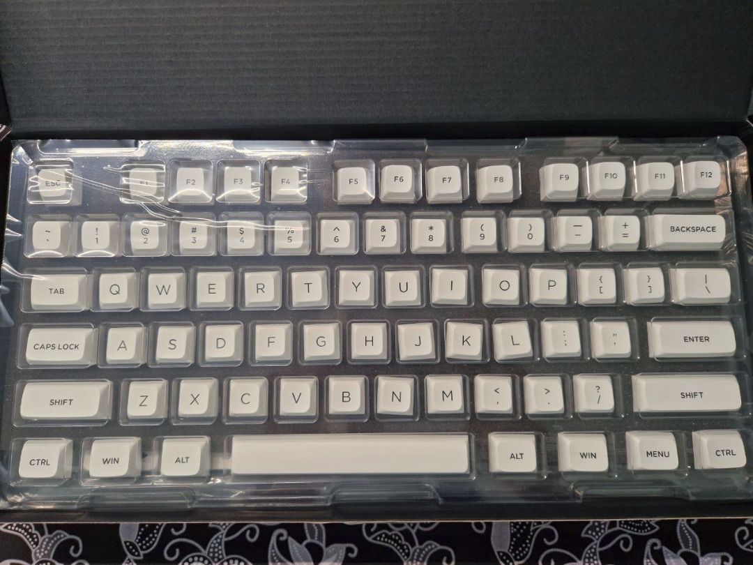 Akko Black on White Double-shot PBT MDA Keycaps, Computers & Tech ...